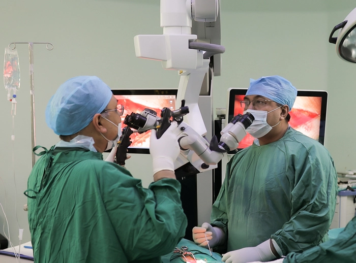 Attain Surgical Excellence with Robotic Microscopy - IBS Hospital